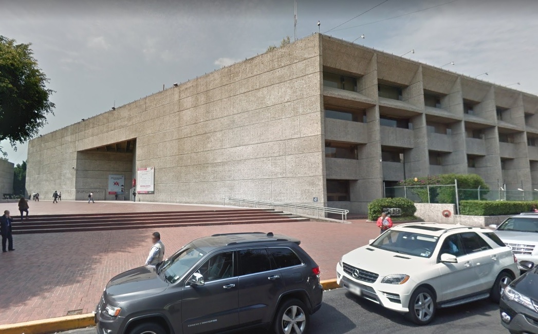 Por daño a estructura, quitan pantallas de edificio de Infonavit- Grupo ...