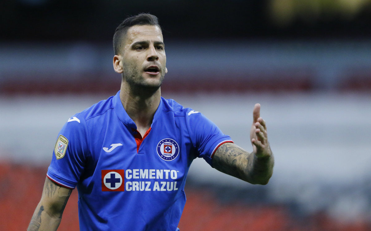 Video: Édgar Méndez viaja en transporte público en la CdMx- Grupo Milenio