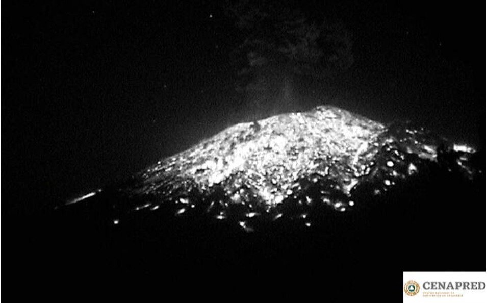 Popocatépetl lanza material incandescente- Grupo Milenio