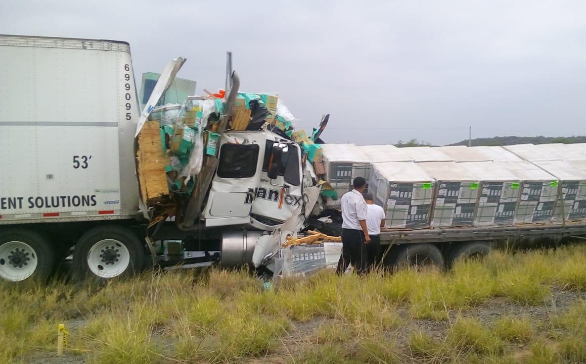 Choque entre tráileres deja un lesionado- Grupo Milenio