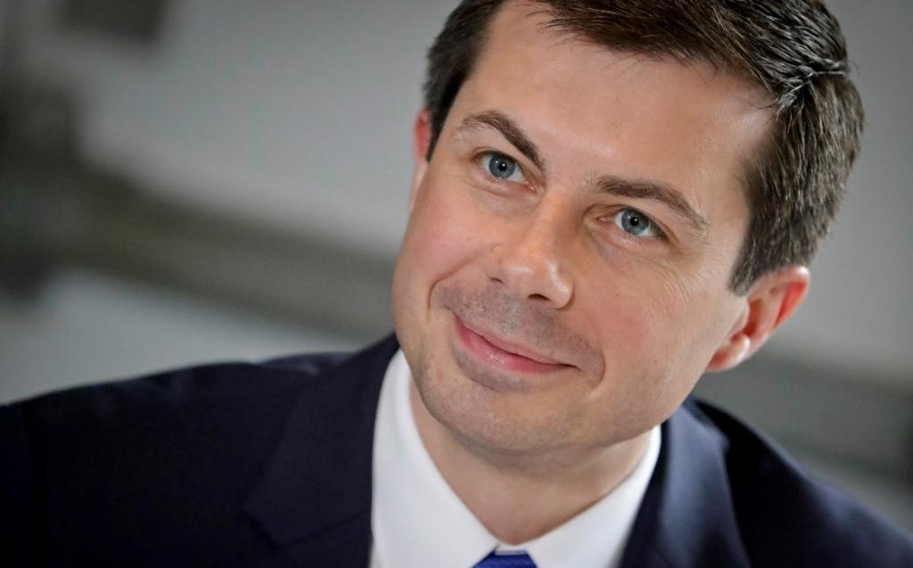 Candidato Pete Buttigieg aparece en portada de Time con su esposo ...