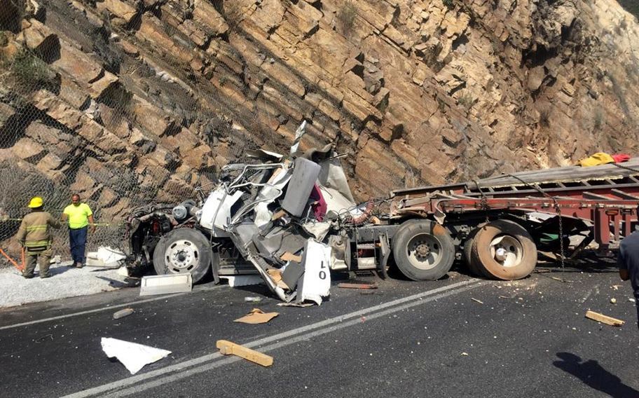 Muere trailero en accidente de carretera- Grupo Milenio