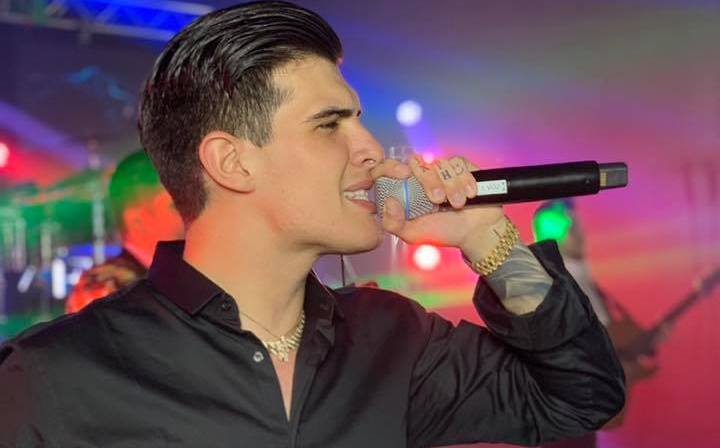 Adriel Favela presenta La escuela no me gustó- Grupo Milenio