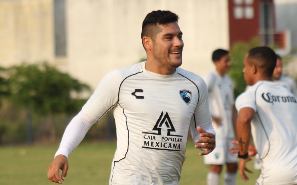 “El Chuletita” Orozco entrena con la Jaiba Brava- Grupo Milenio