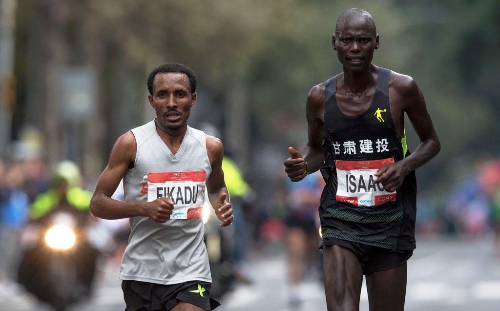 Maratón CDMX 2019: Diferencias entre un maratonista real y uno de moda ...