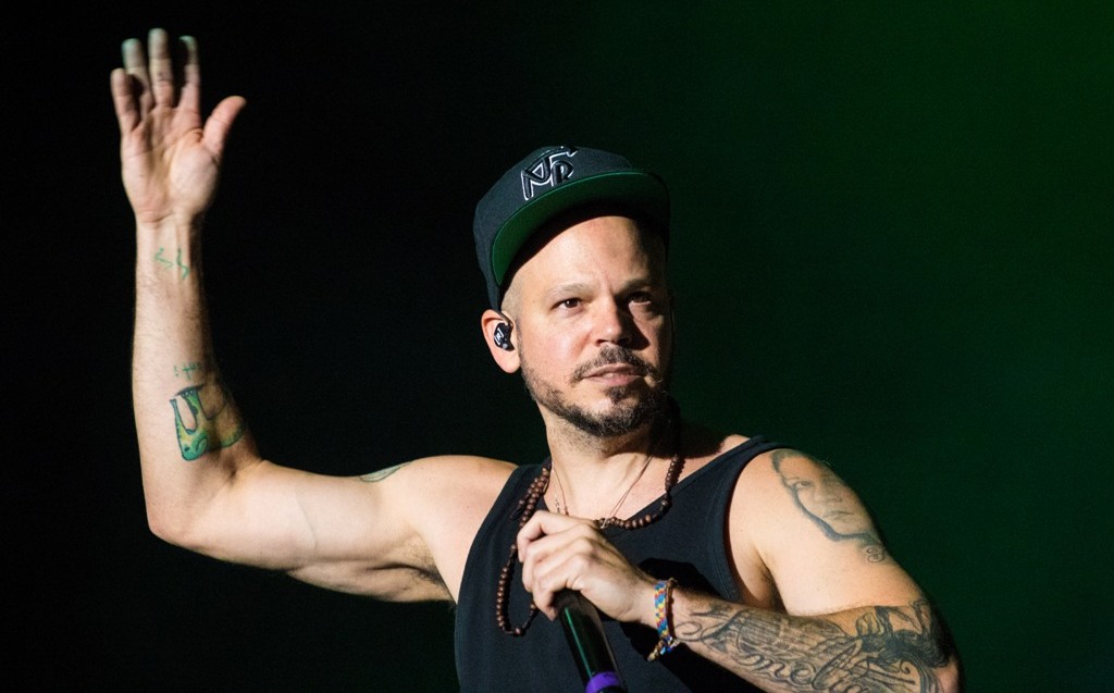Residente ofrece reunir artistas para apoyar a manifestantes en Chile ...