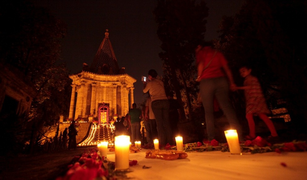 Panteón de Belén: todo sobre los recorridos en Día de Muertos - Grupo ...