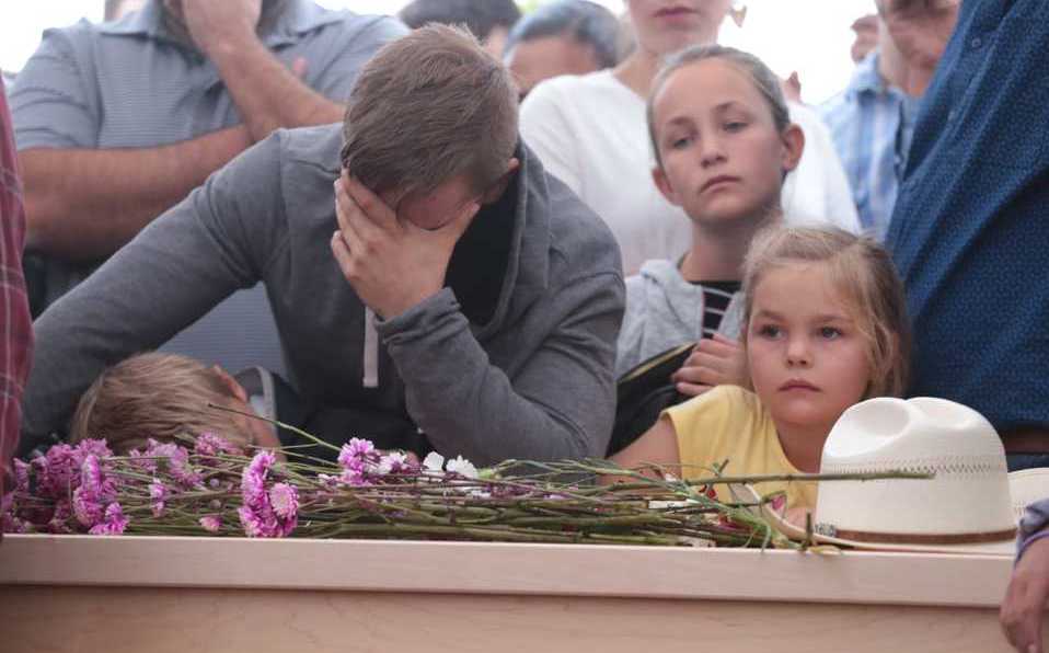 Sepelios de familia LeBarón continúan en Galeana, Chihuahua - Grupo Milenio
