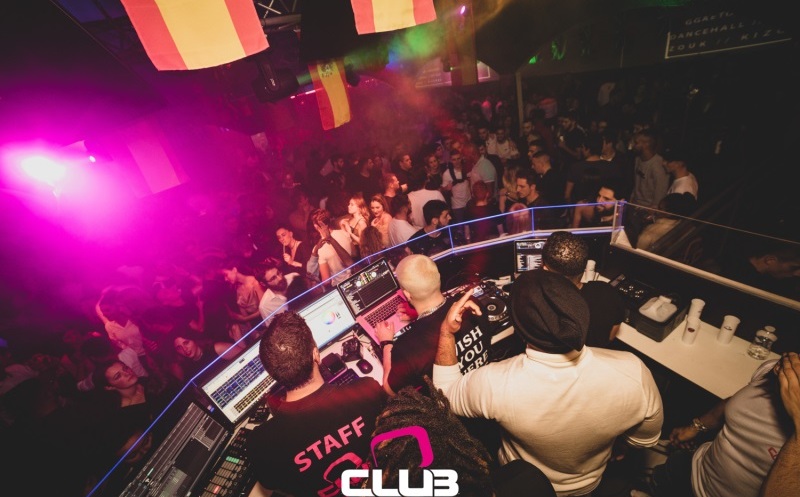 Bebé nace en antro y recibe entrada gratis de por vida- Grupo Milenio