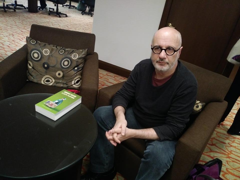 FIL: Rodrigo Fresán presenta 'La parte inventada'- Grupo Milenio