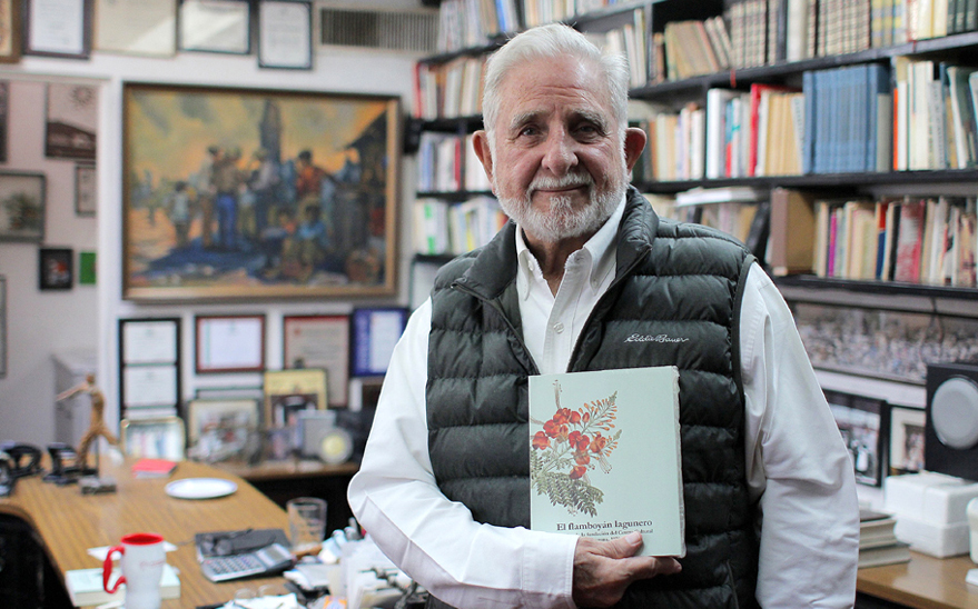 Alberto Gónzalez Domene habla sobre su libro El flamboyán lagunero ...