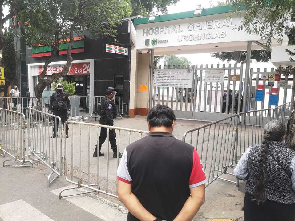 Resguardan hospital de Xoco con vallas metálicas- Grupo Milenio