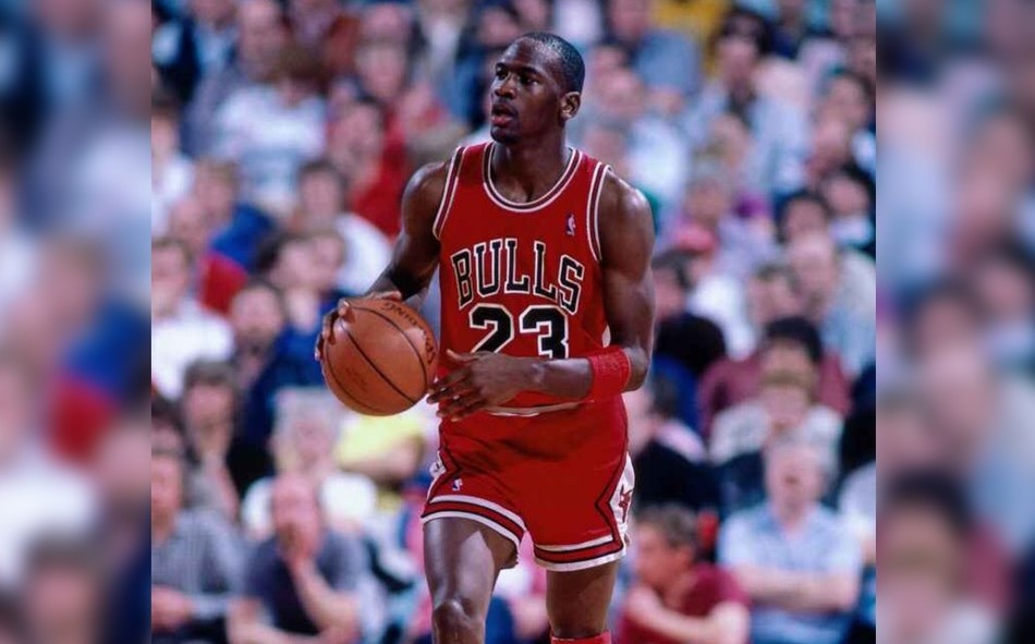 Michael Jordan. Pagan 25 mil dólares por boleto de su debut en la NBA ...