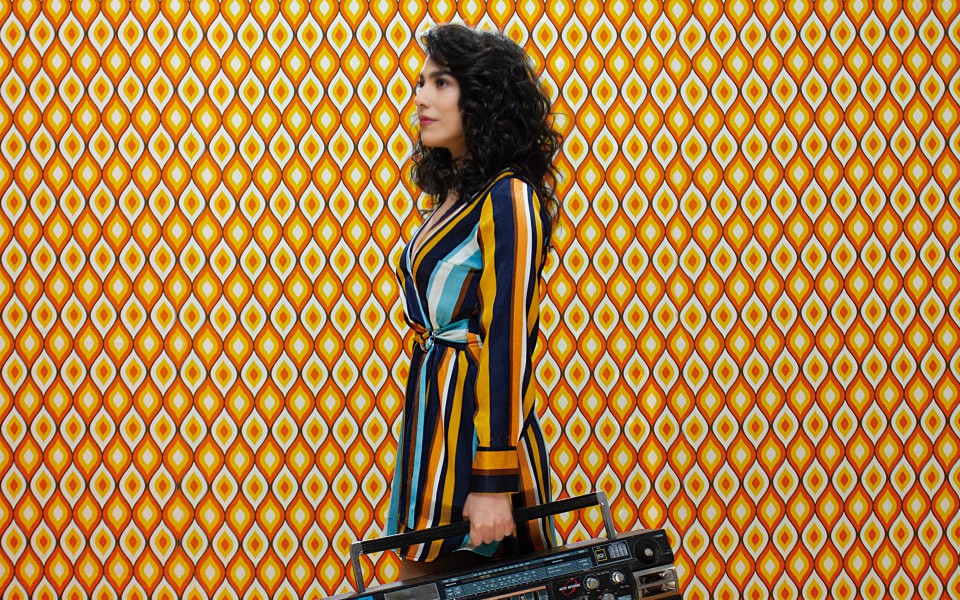 Música: Marissa Mur presenta canción De vez en cuando- Grupo Milenio