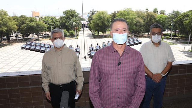 A policías estatales de Sinaloa, entregan 40 nuevas patrullas - Grupo ...