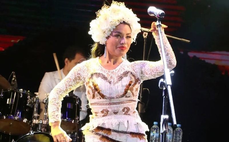 Música. Alejandra Robles La Morena promueve 'Tropicalísima'- Grupo Milenio
