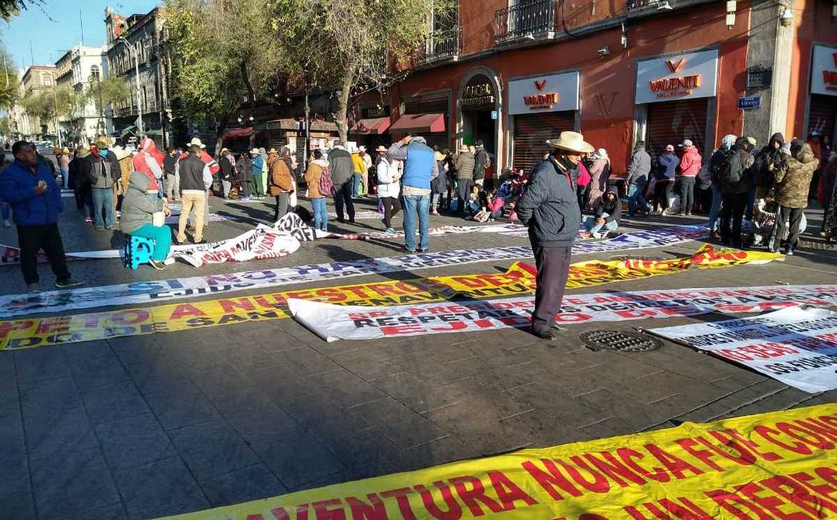 En CdMx, 500 ejidatarios de Edomex protestan en calle 5 de Mayo- Grupo ...
