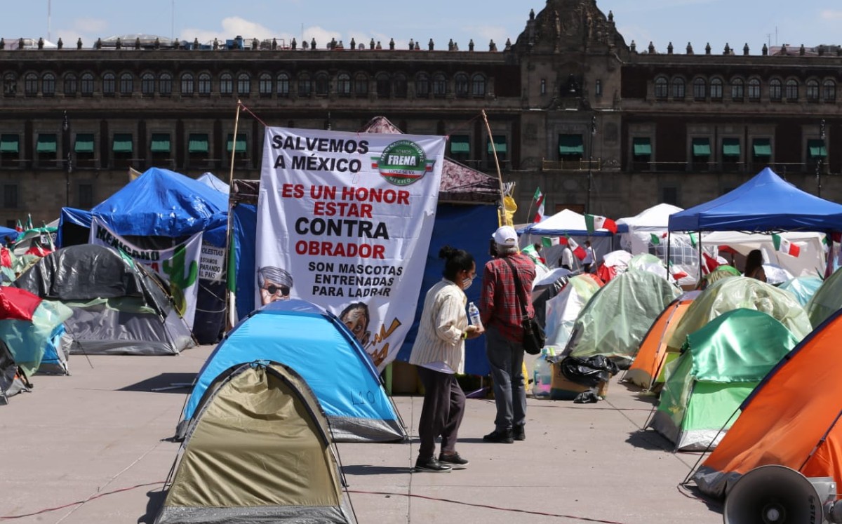 Frena desocupará Zócalo si les prestan el patio de Palacio Nacional ...