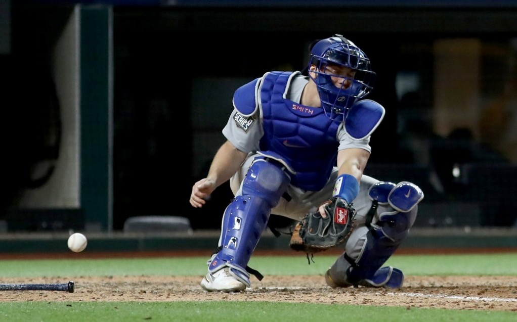 El increíble error del catcher Will Smith para la derrota de Dodgers ...