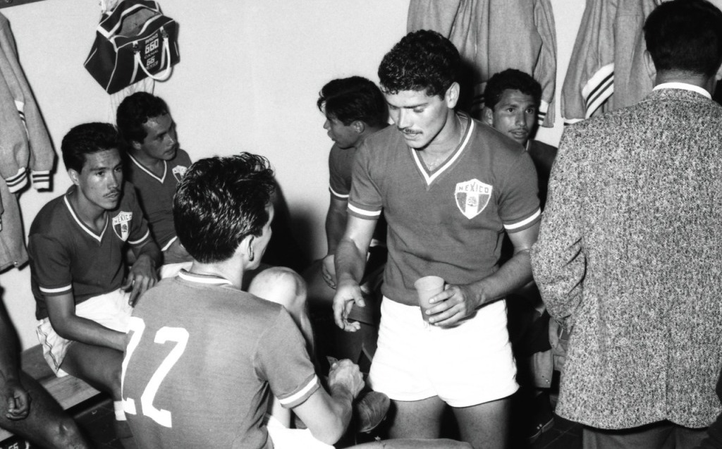 México obtiene su primera victoria en el Mundial de Chile 1962- Grupo ...