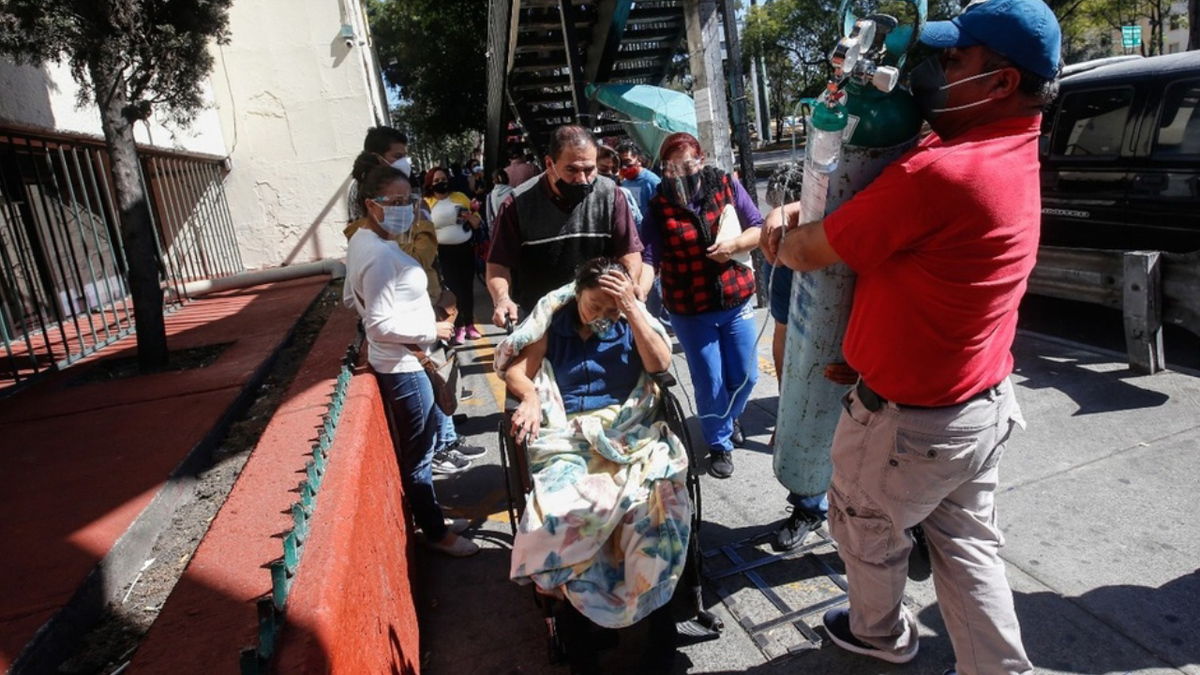 Adulto mayor muere por covid mientras se trasladaba al hospital - Grupo ...