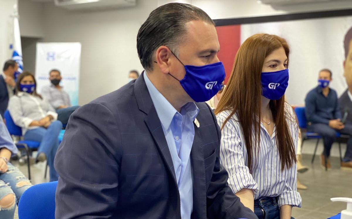 Gerardo Peña realizó pre registro de aspirante a la diputación federal ...