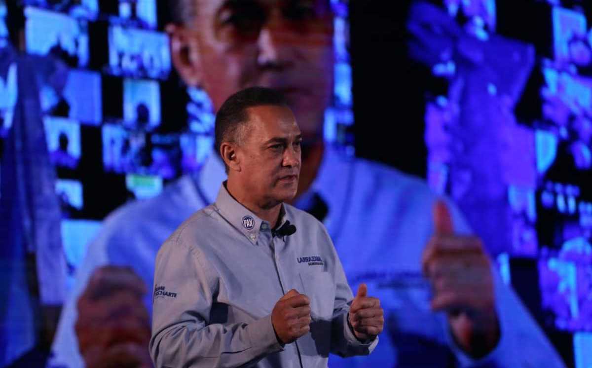 Fernando Larrazabal firma primer compromiso de campaña- Grupo Milenio