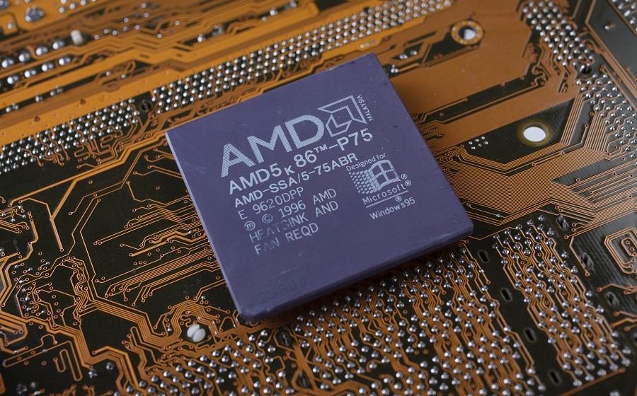 AMD lanza chip 'Milán' para centros de datos en su batalla con Intel ...