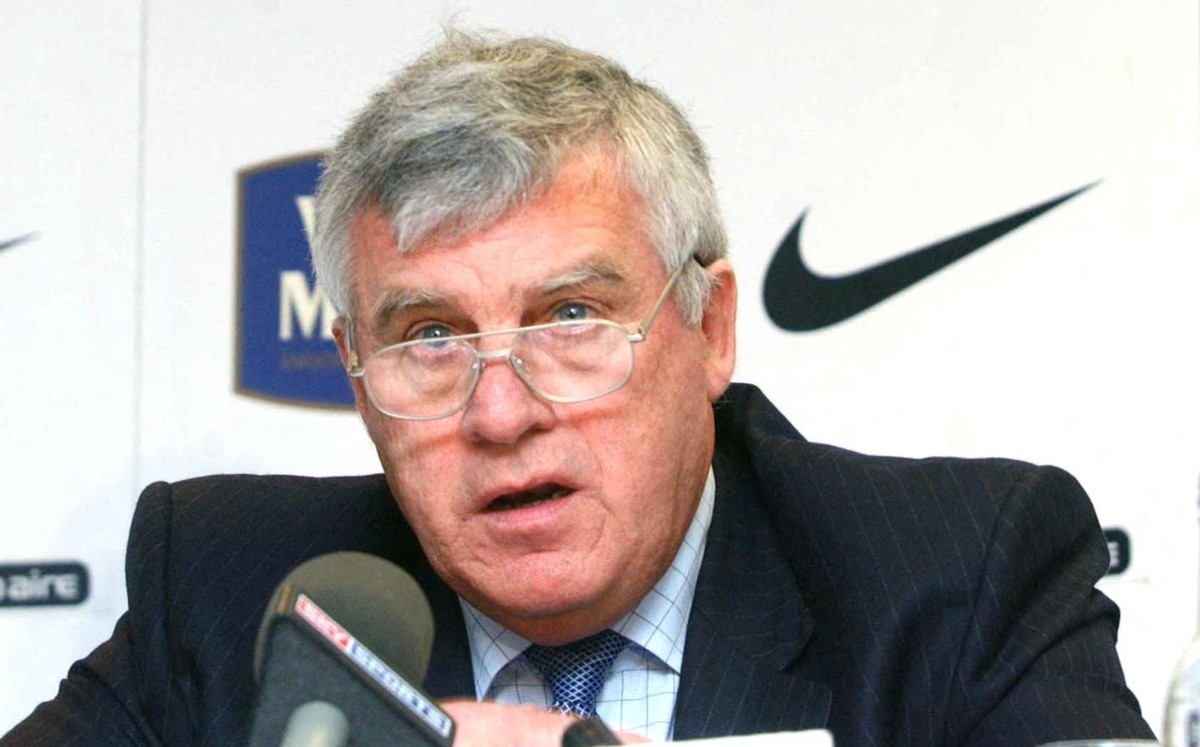 Muere Peter Lorimer, máximo goleador y leyenda del Leeds United- Grupo ...