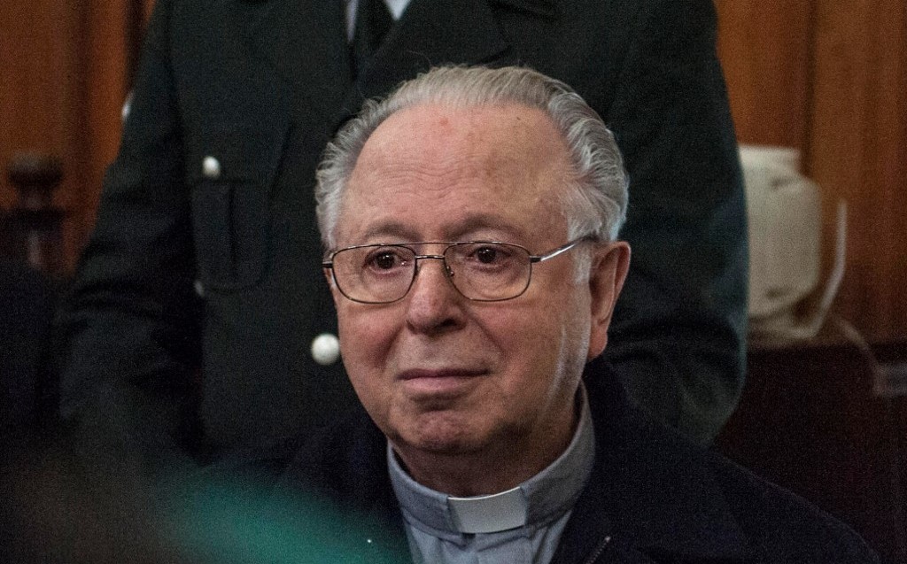 Muere Fernando Karadima, ex sacerdote acusado de pederastia en Chile ...