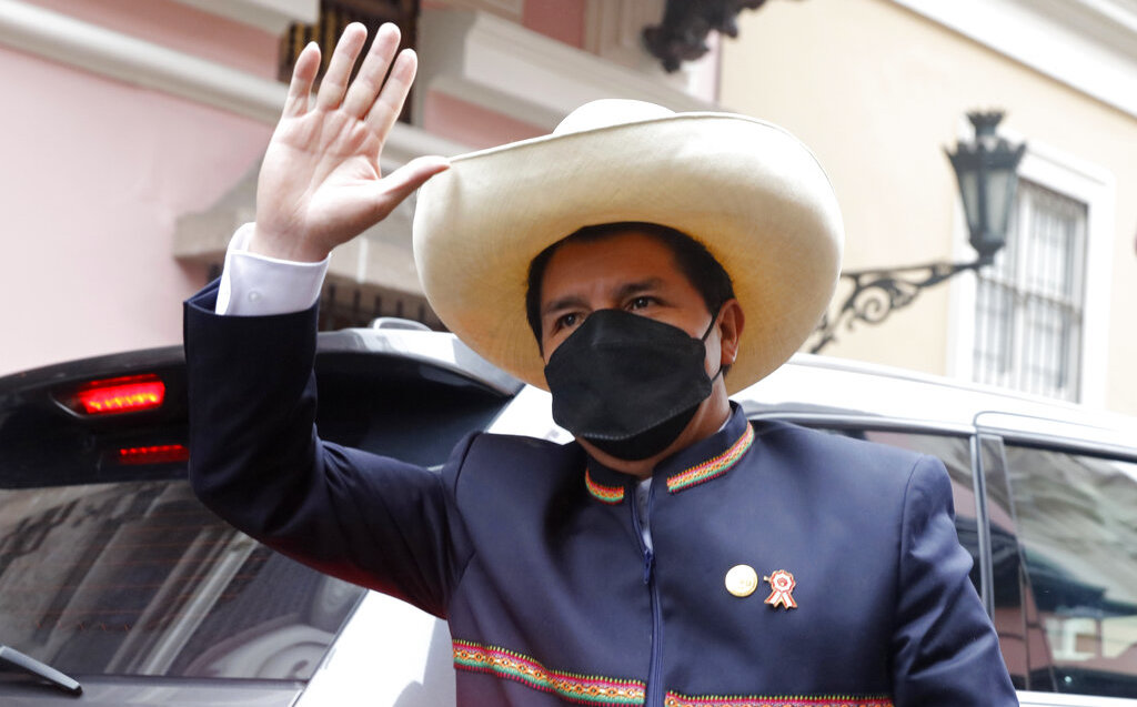 Pedro Castillo asume de manera oficial como presidente de Perú- Grupo ...