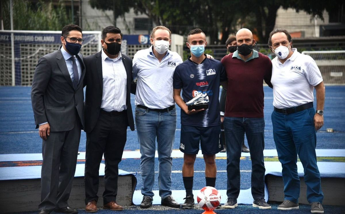 Santiago Taboada presenta nuevo uniforme de Chilangos FC, equipo de BJ ...