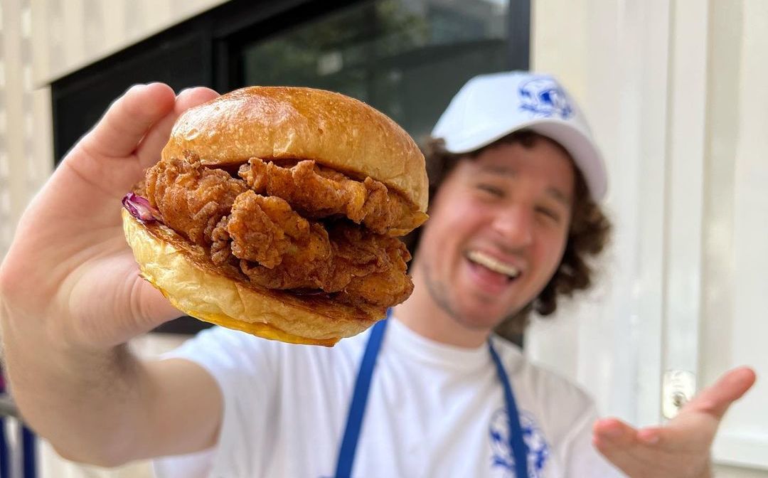 Luisito Comunica inaugura restaurante de hamburguesas Fasfu- Grupo Milenio