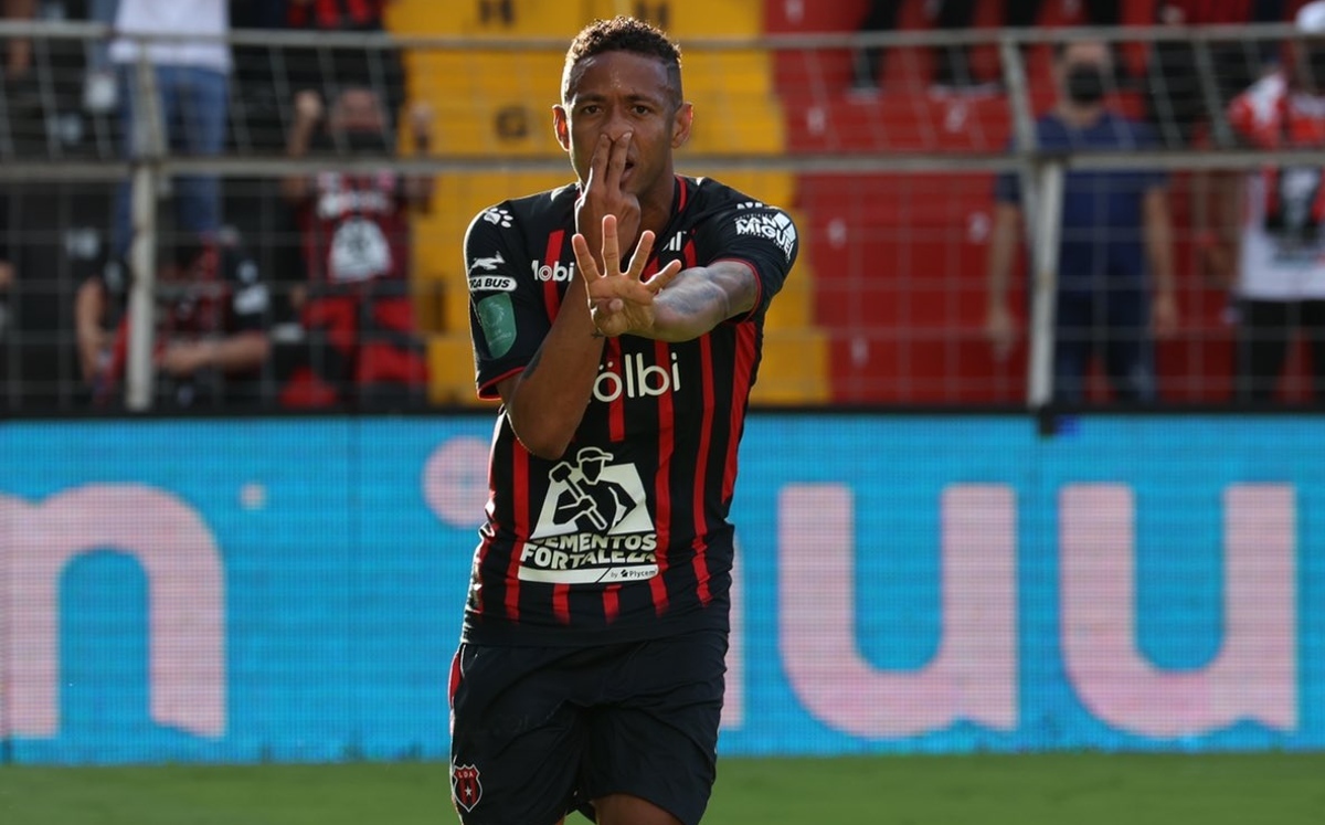 Gabriel Torres lleva al Alajuelense a final de la liga de Costa Rica ...