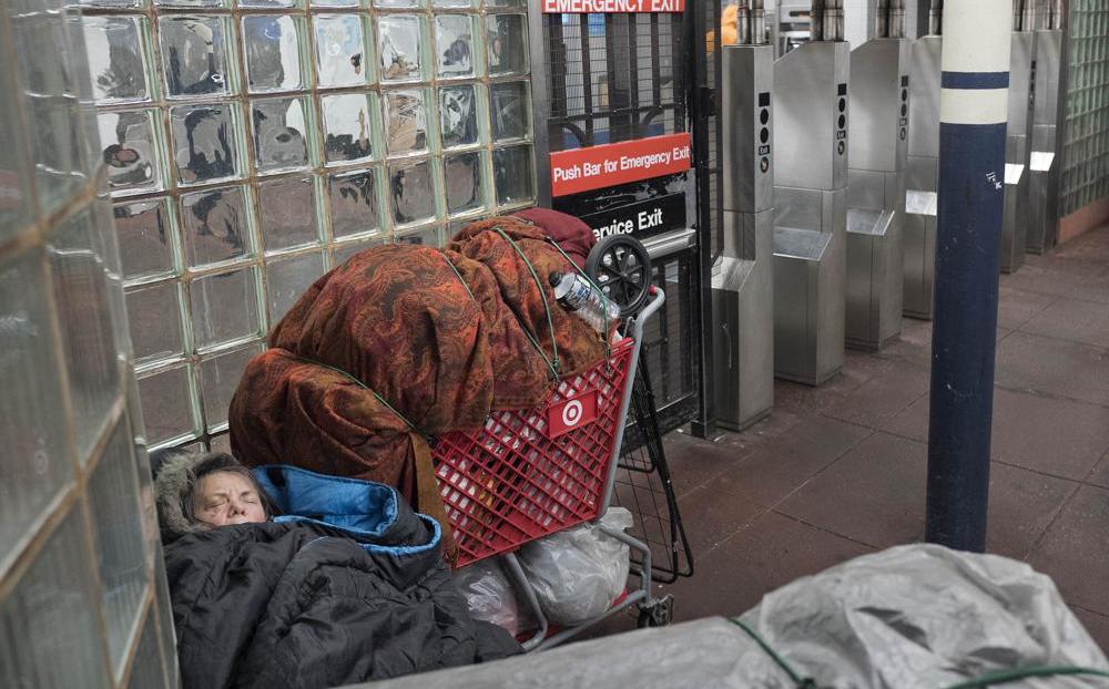 Gobierno de Nueva York presenta plan para retirar indigentes del metro ...