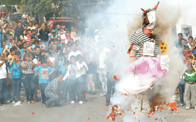 Ocho décadas de chamuscar a los políticos... y otros Judas- Grupo Milenio