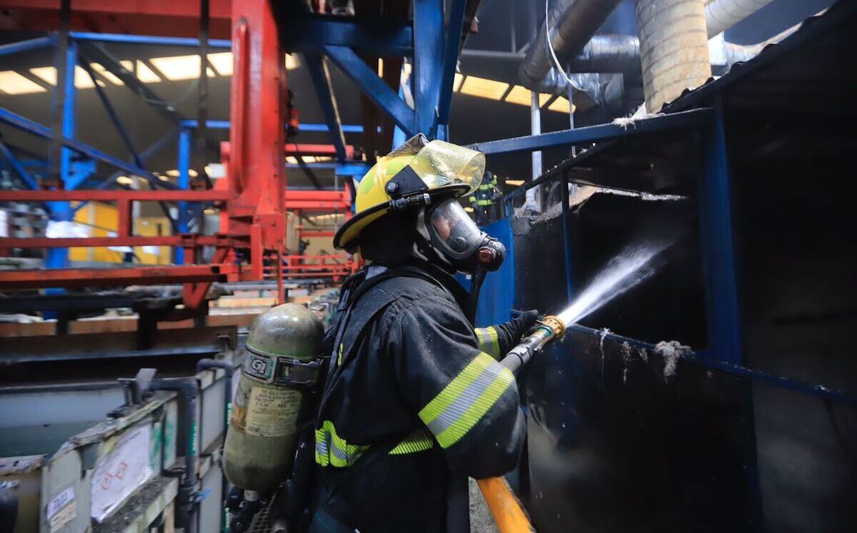 Guadalajara. Evacuan a 150 personas tras incendio en Zona Industrial ...