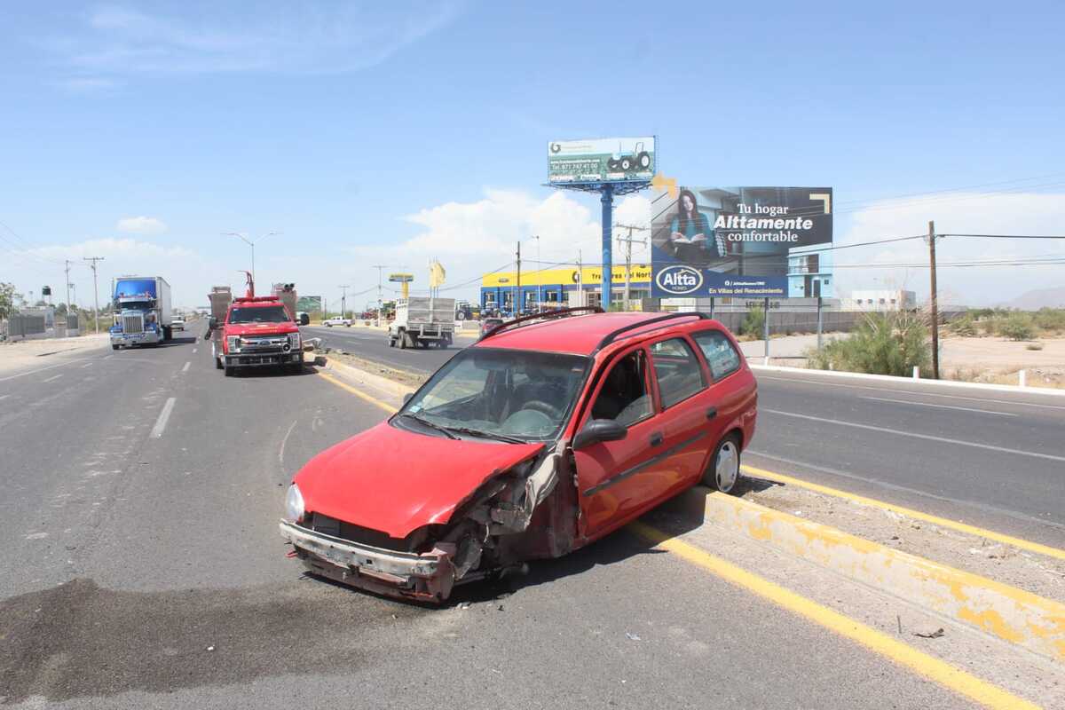 La Laguna Conductor Choca Y Derriba Poste Sobre La Torreón San Pedro