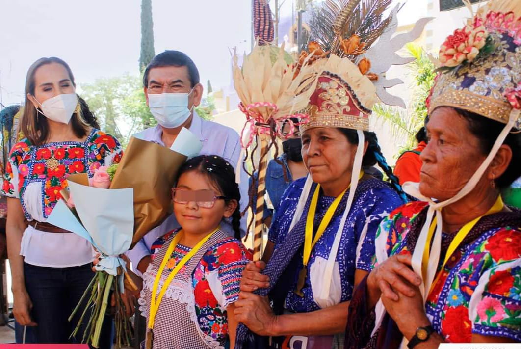 Mujeres de Santa María Coapan, Puebla, preservan su cultura - Grupo Milenio