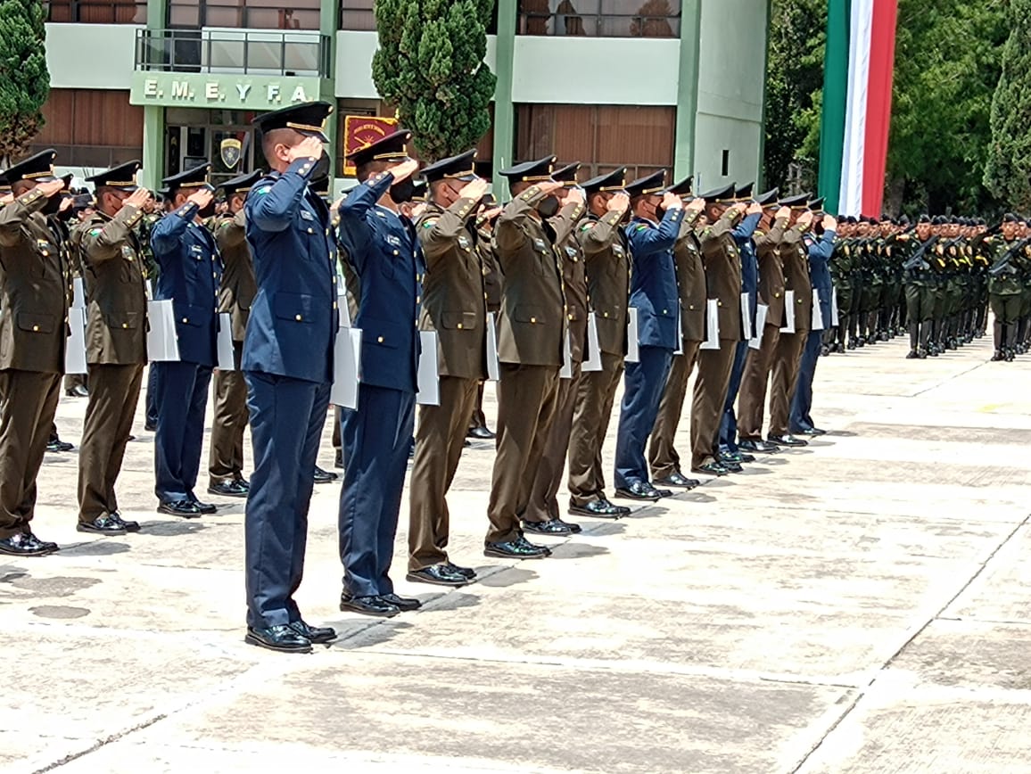 Más de 50 jefes y oficiales concluyen Especialidad en Mando- Grupo Milenio