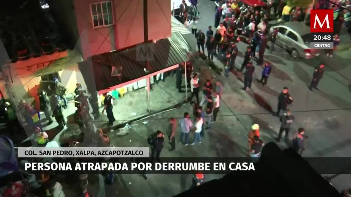 En Azcapotzalco, persona queda atrapada por derrumbe en casa - Grupo ...