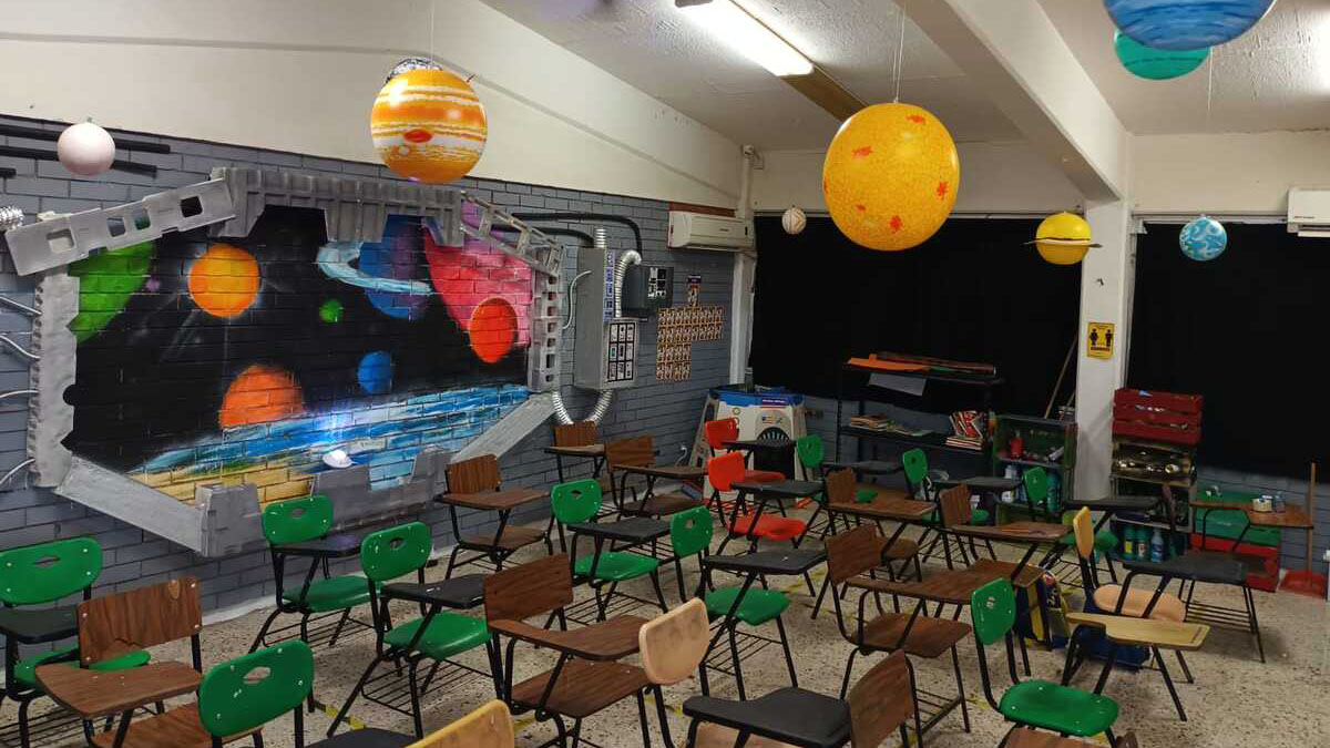 Profesor decora su salón con temática de la NASA en Nuevo León- Grupo ...