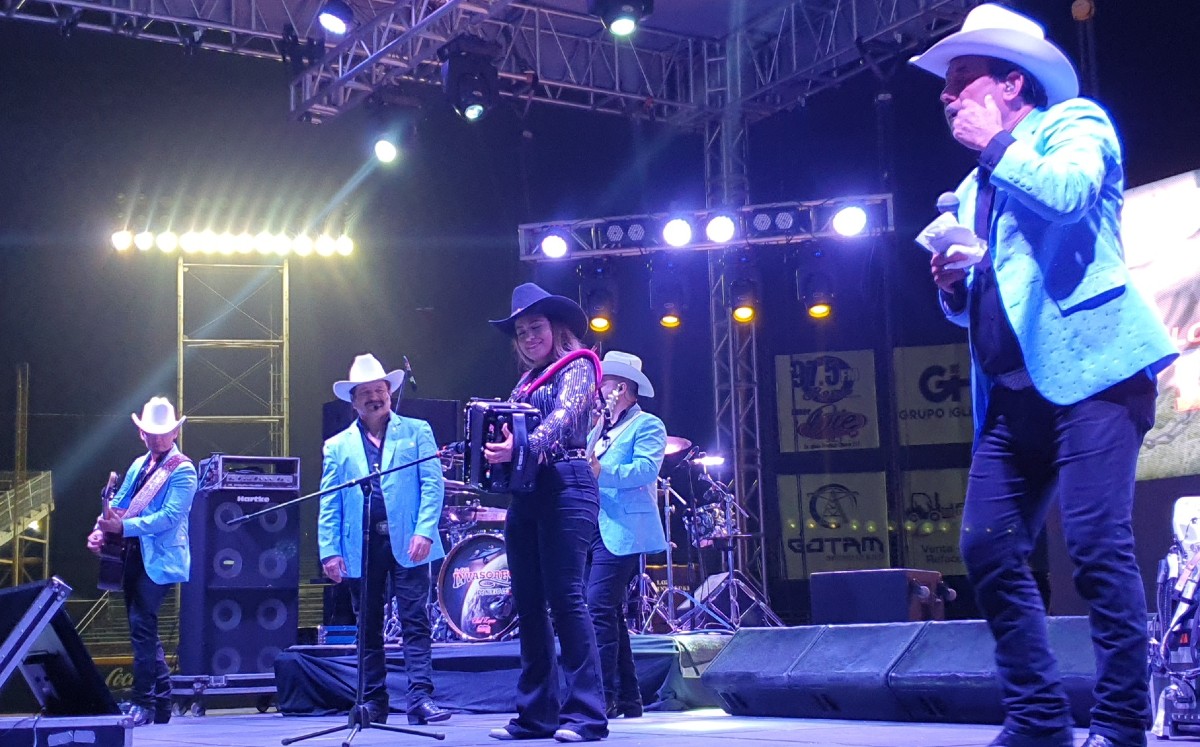 Valeria Torres presenta canción junto a Los Invasores de Nuevo León ...
