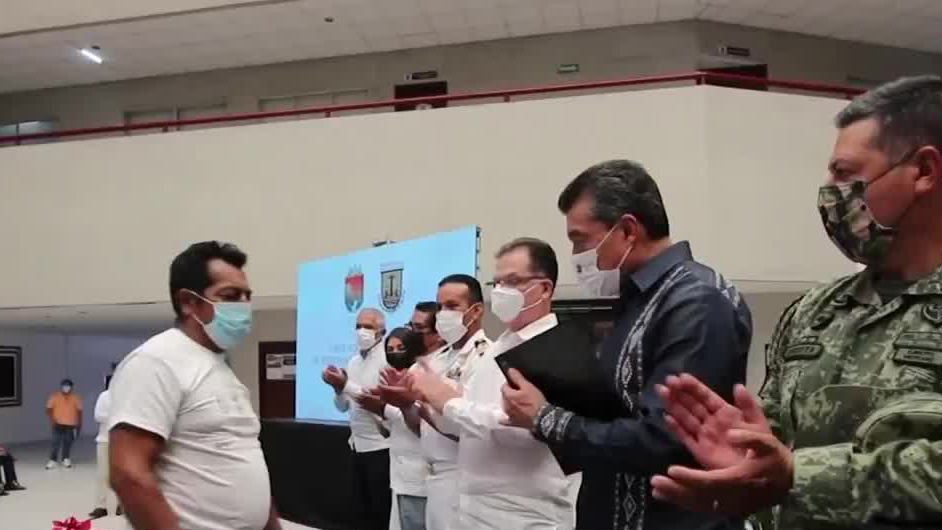 Rutilio Escandón entregó constancias de libertad a 212 personas- Grupo ...
