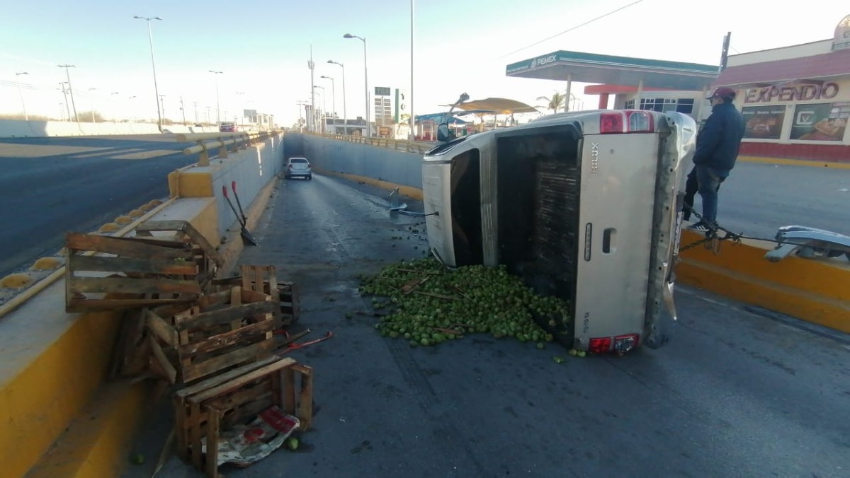 Torreón Conductor Choca Y Vuelca En Carretera San Pedro Grupo Milenio