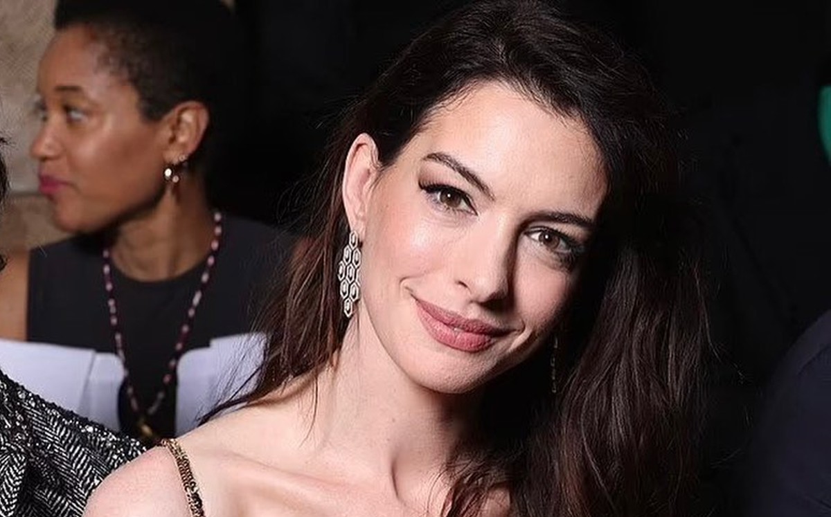 Anne Hathaway. Captan a la actriz bailando en una fiesta; video viral ...