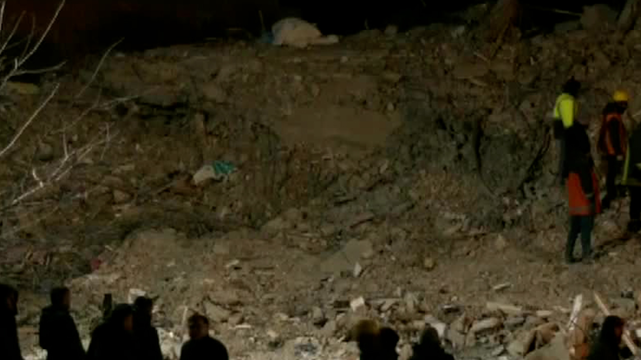 Así se ve uno de los edificios caídos en el terremoto en Turquía- Grupo ...