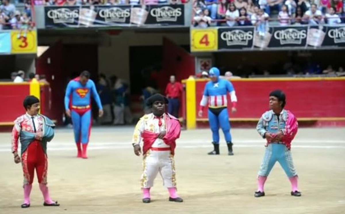 España prohíbe espectáculos denigrantes como los enanos toreros- Grupo ...