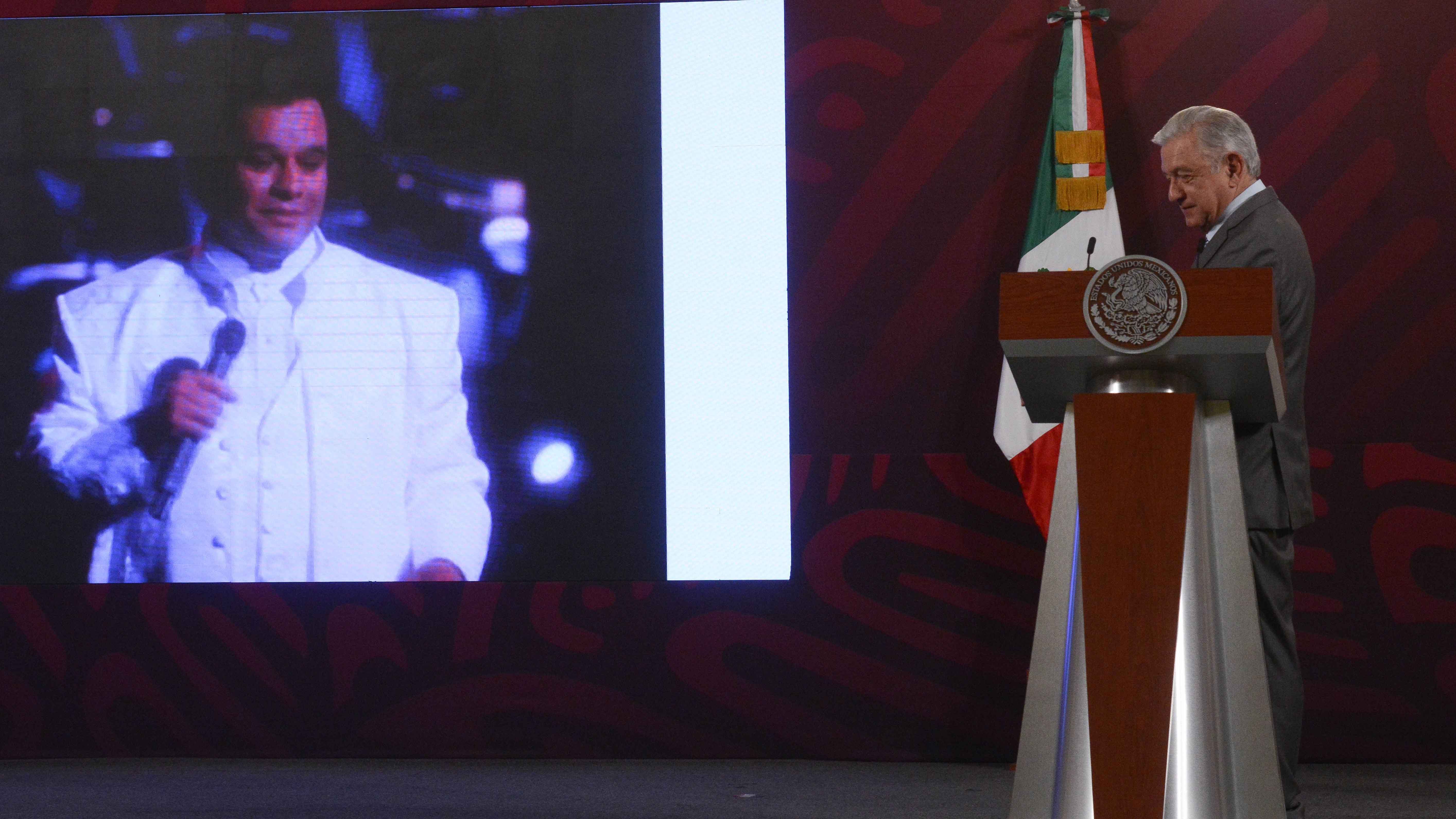 AMLO pide canción de "Así fue" de Juan Gabriel en La Mañanera- Grupo Milenio