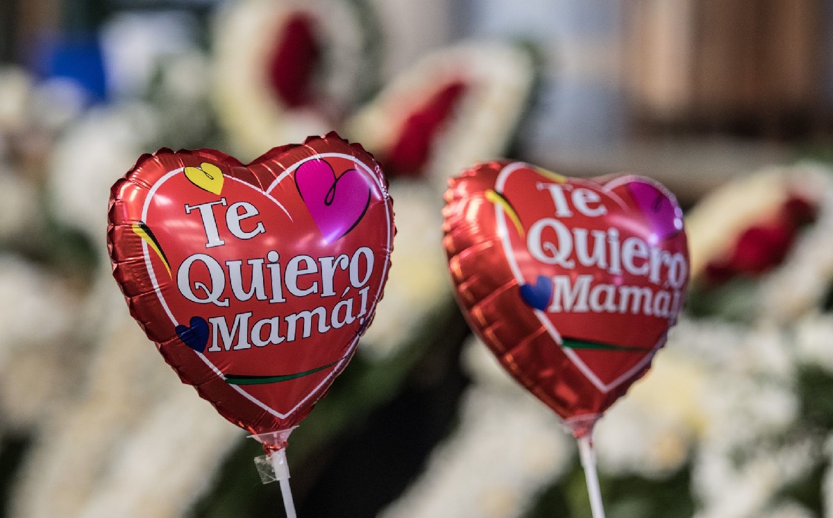 10 De Mayo Las Mejores Canciones Para Dedicar A Mam Frases De Amor